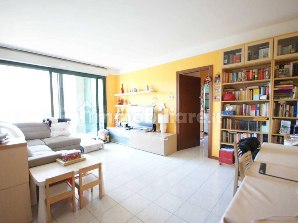 Vendita Appartamento Milano. Trilocale in via Angelo Rizzoli 49. Buono ...