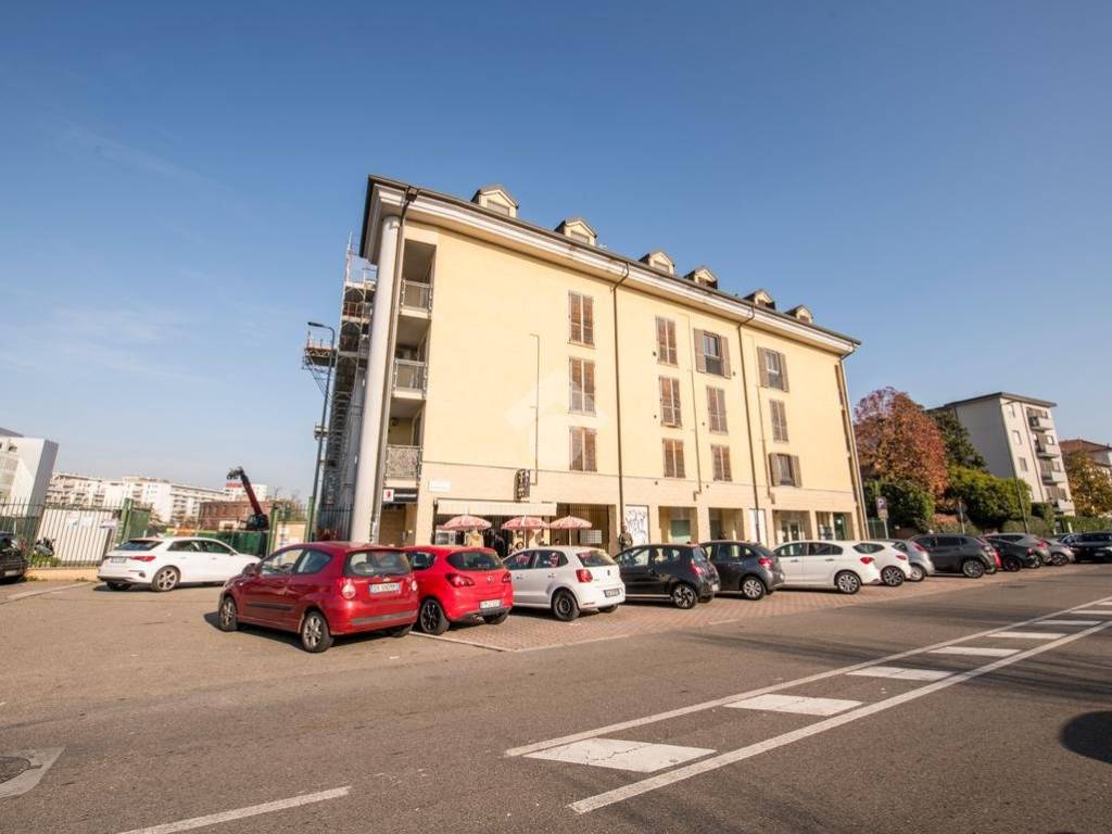 Rent Apartment Milan. 2-room flat in via Rogoredo 21. Good condition ...