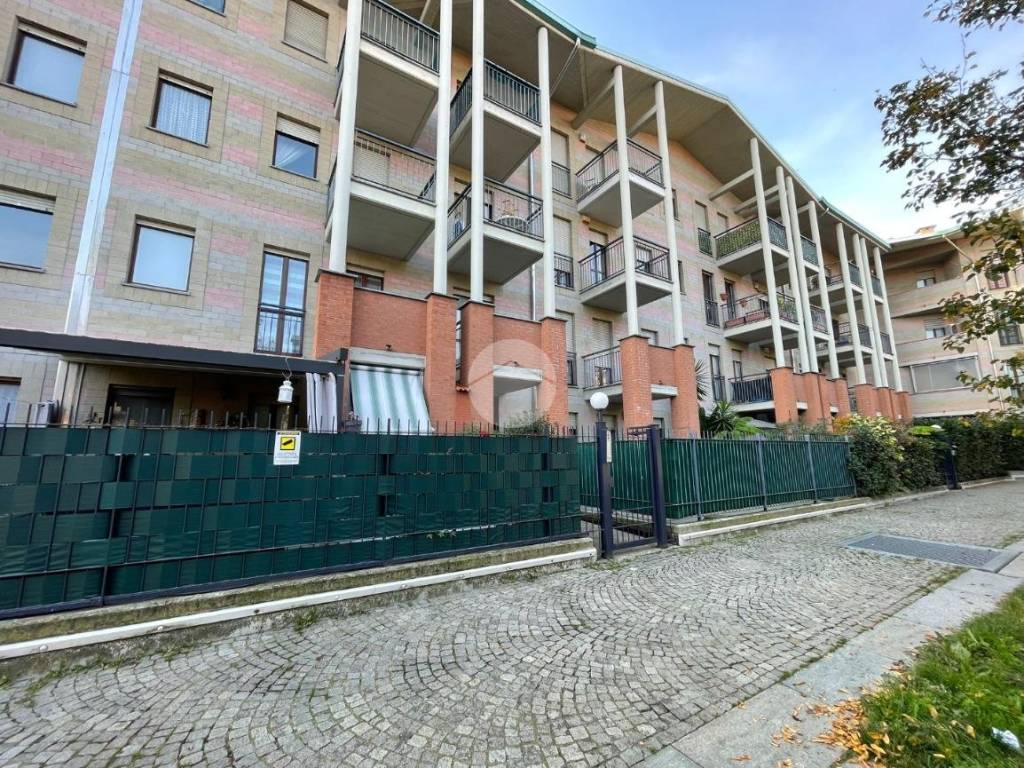 Affitto Appartamento Collegno. Trilocale in viale Piemonte 10. Buono ...
