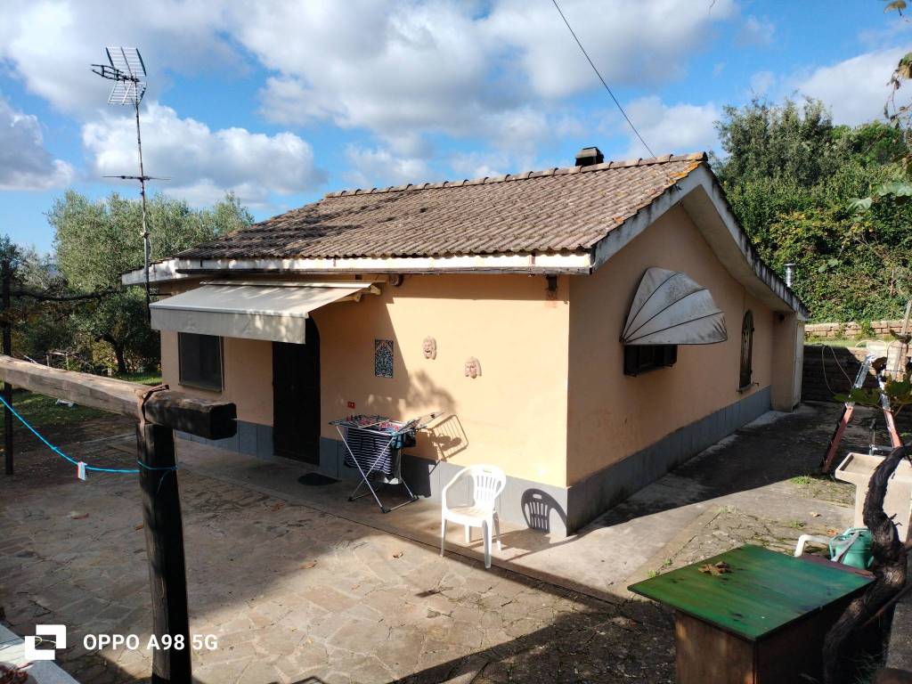 Vendita Villa unifamiliare Oriolo Romano. Da ristrutturare, posto auto ...