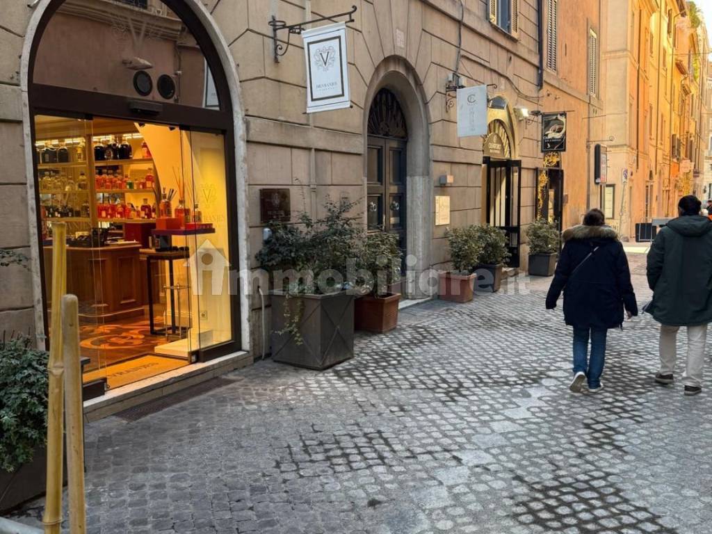 Negozio di abbigliamento via Vittoria, Roma, Rif. 124582199 ...