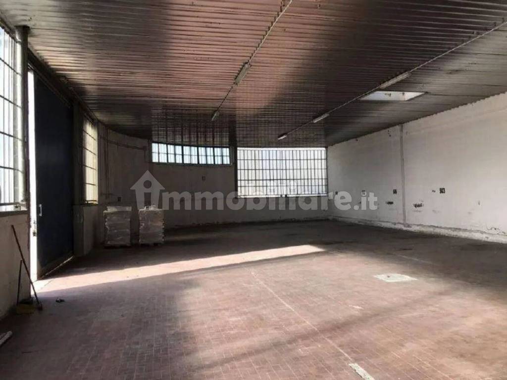 Capannone Scurcola Strada Provinciale 62/C No Number, Magliano de ...