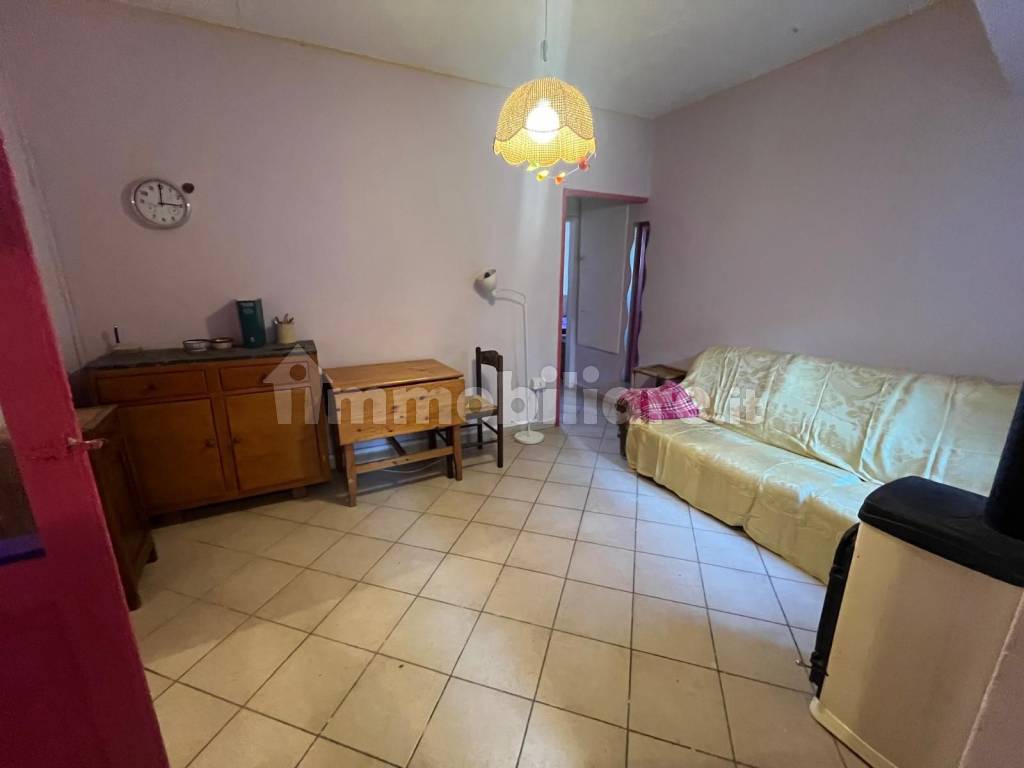 Vendita Terratetto plurifamiliare in via Roma Castelleone di Suasa. Con ...