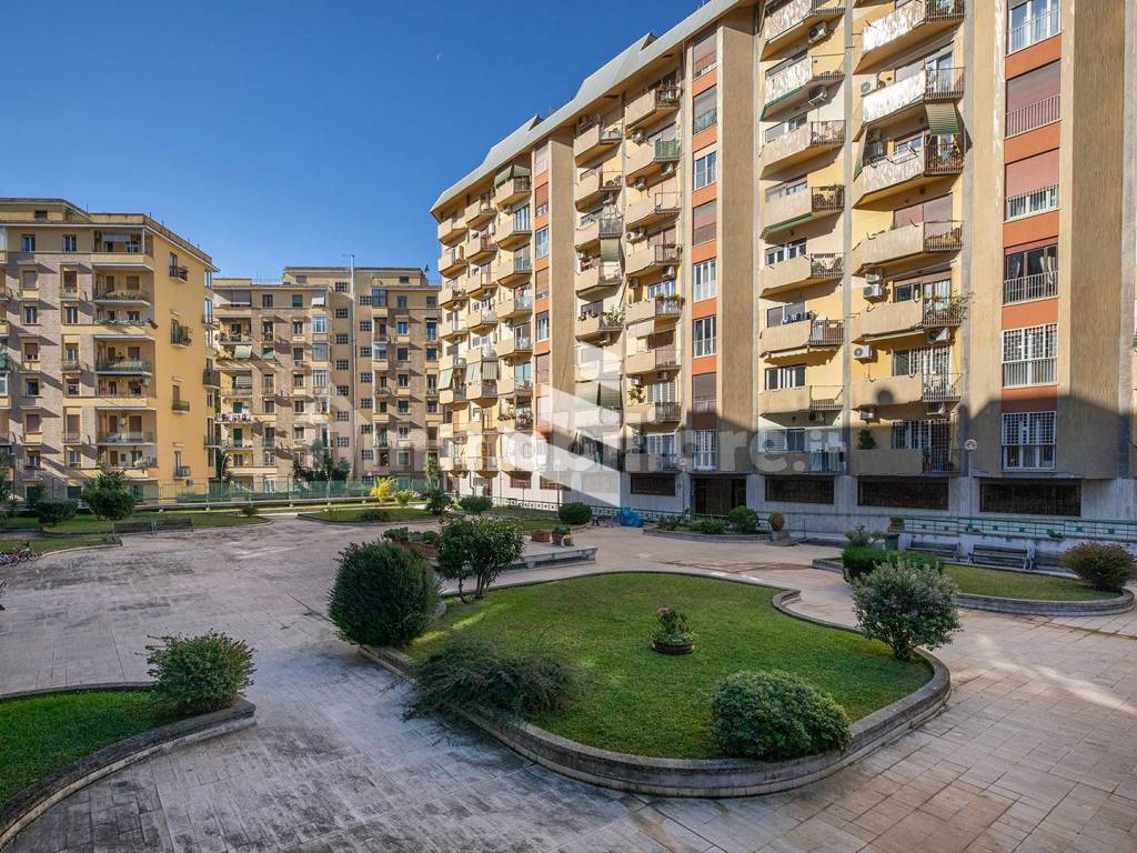 Vendita Appartamento Roma. Trilocale in via Rosa Guarnieri Carducci. Da ...