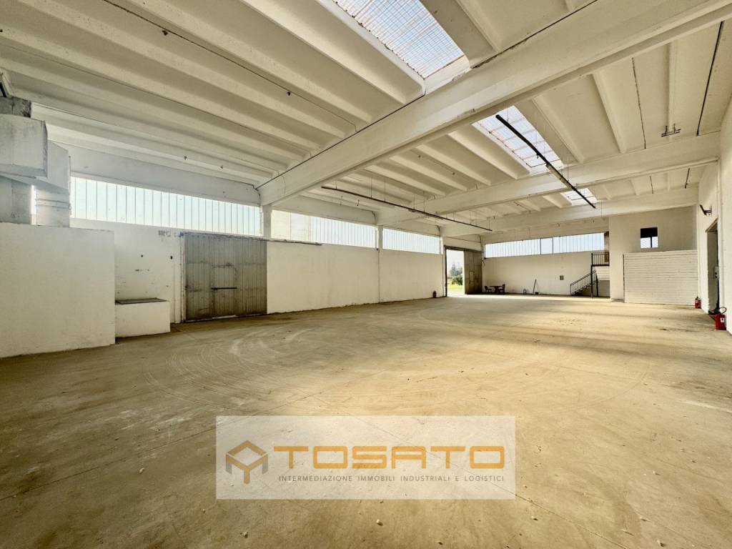 Capannone, Isola Rizza, Rif. 123880297 - Immobiliare.it