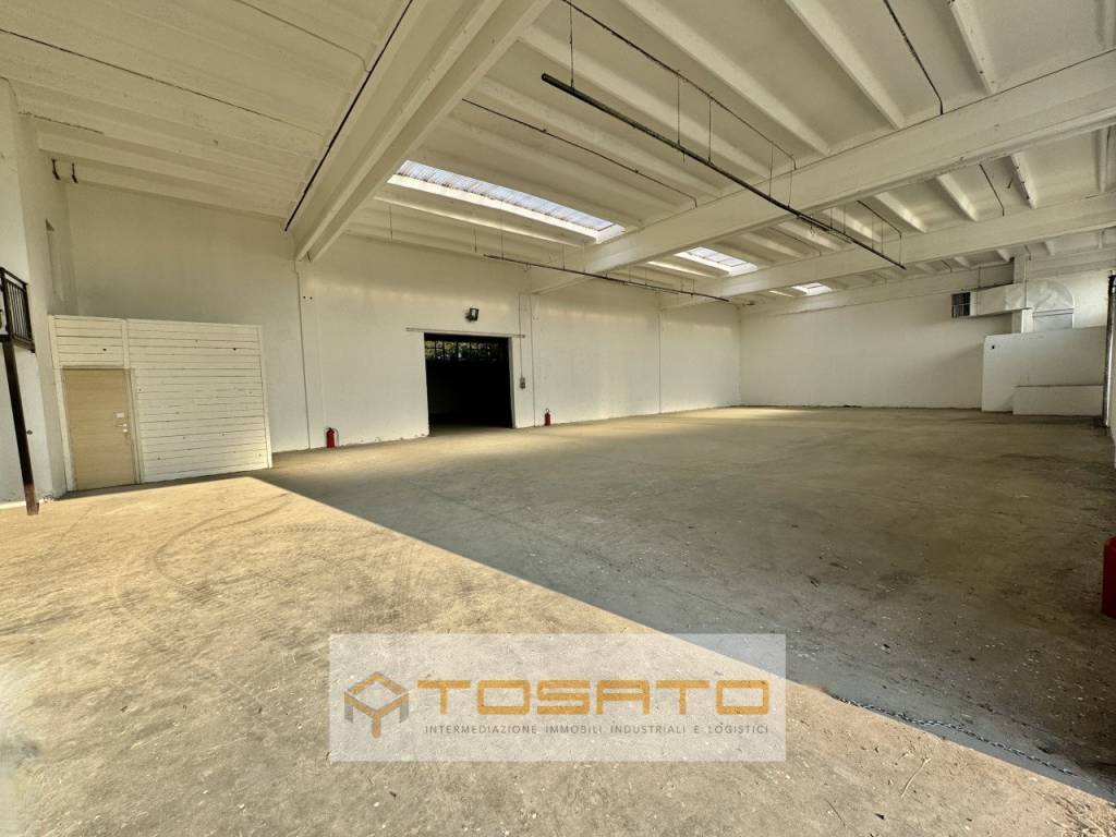 Capannone, Isola Rizza, Rif. 123880297 - Immobiliare.it