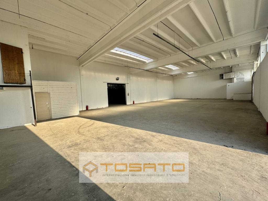 Capannone, Isola Rizza, Rif. 123880297 - Immobiliare.it