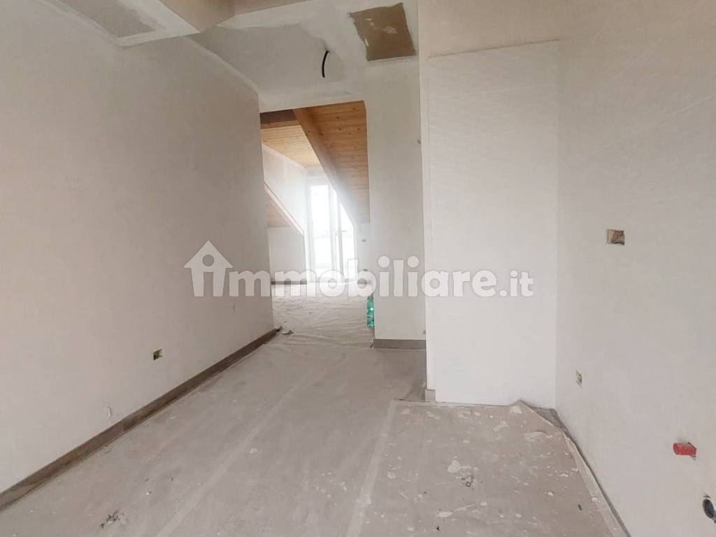 Affitto Mansarda in via Salvator Rosa Mugnano di Napoli. Nuovo, posto ...