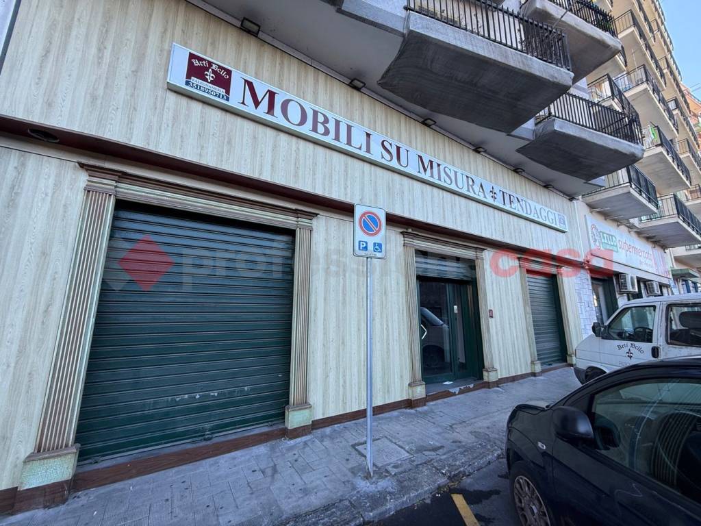 Locale commerciale via Cugini, 34, Taranto, Rif. 124688555 - Immobiliare.it