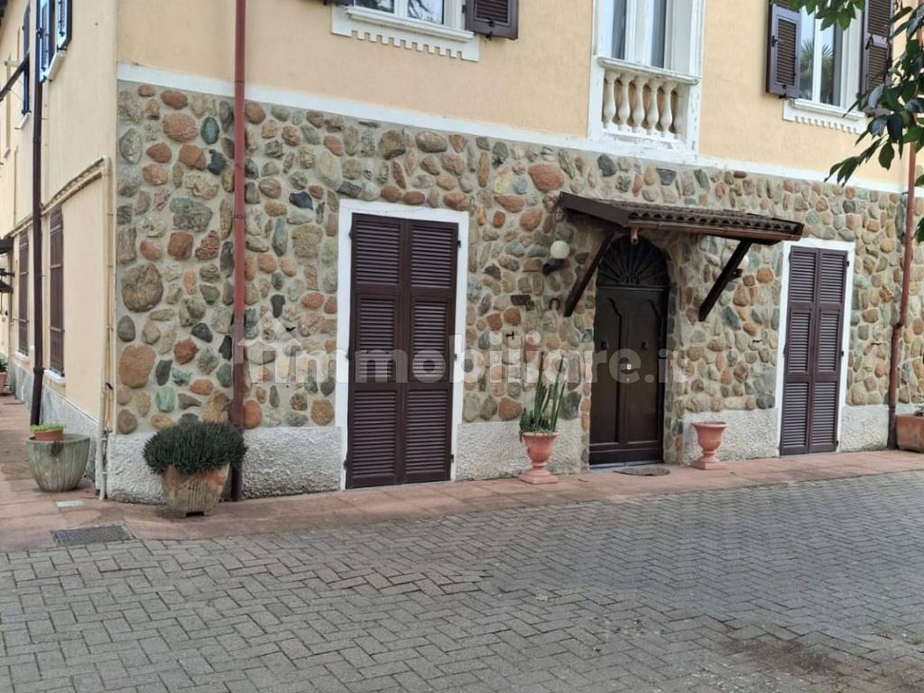 Affitto Villa bifamiliare in via Alessandro Manzoni Novi Ligure. Buono ...