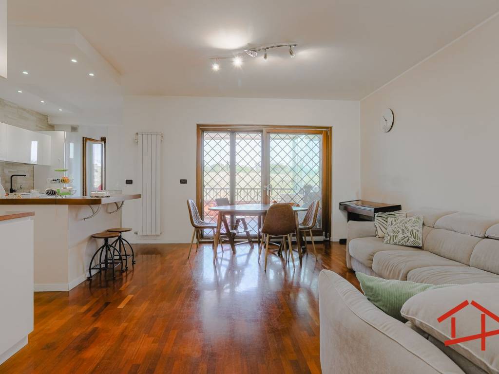 Vendita Appartamento Roma. Quadrilocale in via Giovanni Mayer. Buono ...