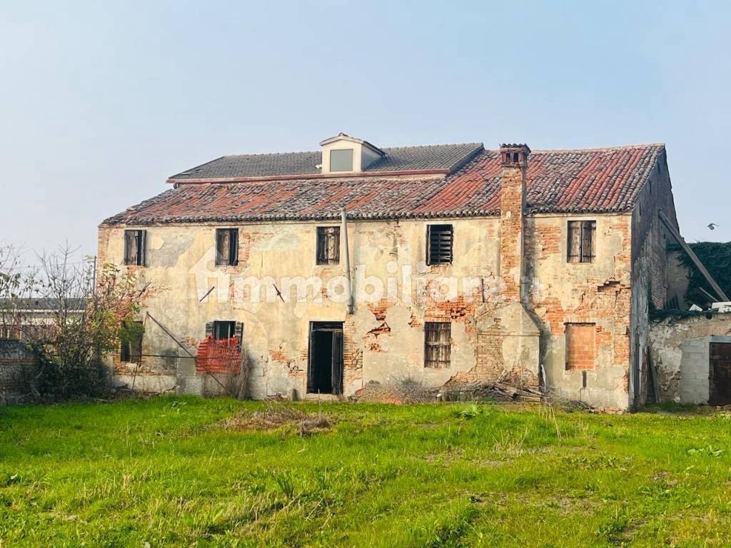 Vendita Rustico in via Roma Pozzonovo. Da ristrutturare, 200 m², rif ...