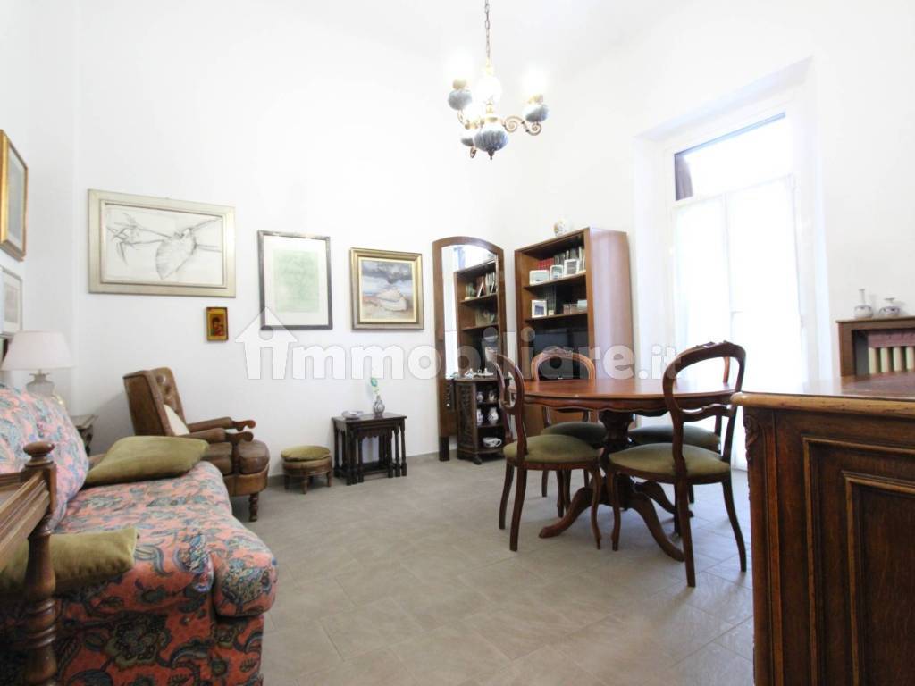 Vendita Appartamento in villa in via Carlo Armellini 20 Milano. Buono ...