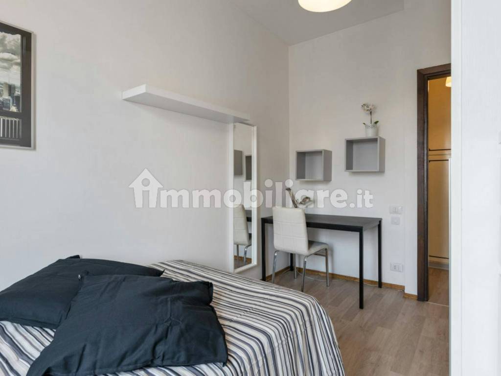 Stanza singola in affitto, affittasi camera singola piazza Simone ...