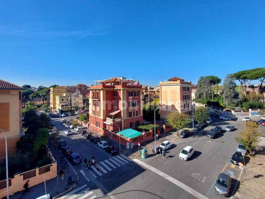 Vendita Appartamento Roma. Quadrilocale in via di San Castulo. Buono ...