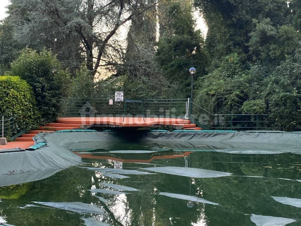 Renda Apartamento Gardone Riviera. Apartamento T2 em via al Vittoriale ...