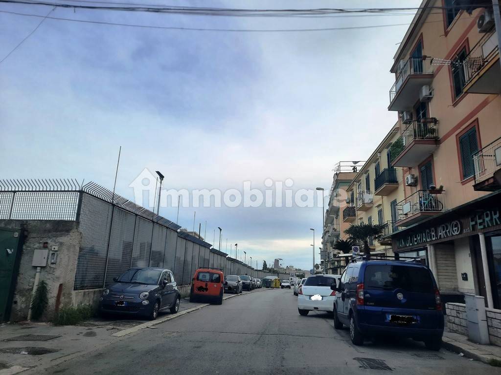 Vendita Appartamento Palermo. Trilocale in via Perpignano 320. Buono ...