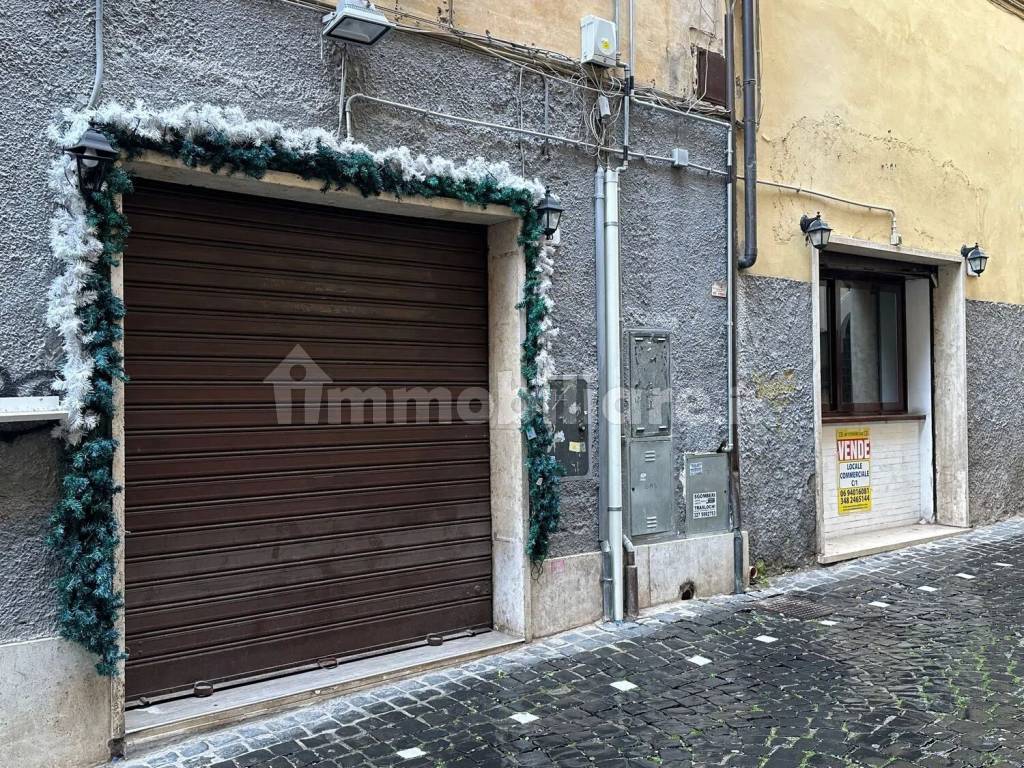 Locale commerciale via Cavour, 66, Frascati, Rif. 124765859 ...