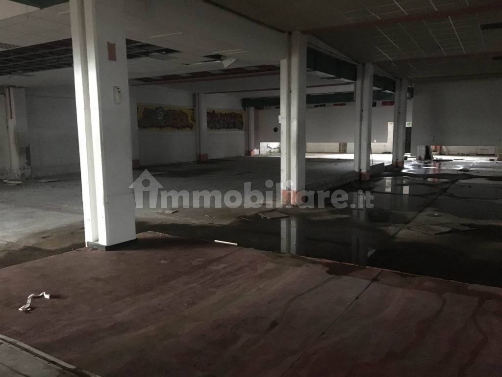 Capannone, Santo Stefano di Magra, Rif. 124772611 - Immobiliare.it