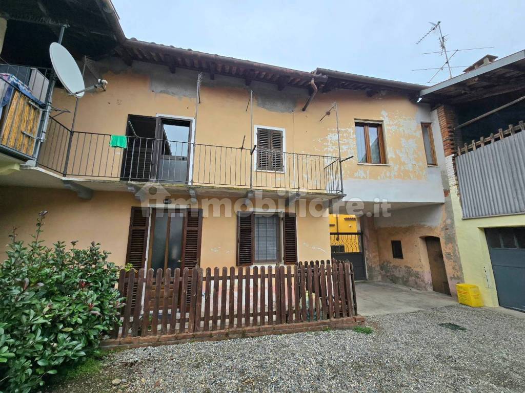Vendita Terratetto unifamiliare in via 4 novembre 4 Ponderano. Buono ...