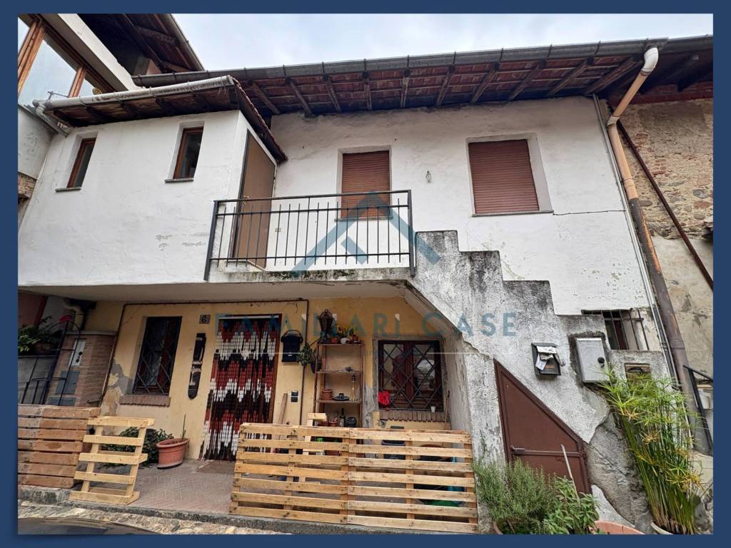 Vendita Appartamento Galliate Lombardo. Bilocale in piazza parrocchiale ...