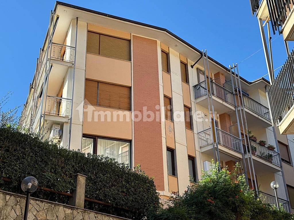 Vendita Appartamento Alassio. Quadrilocale in via Cardellino 35. Ottimo ...