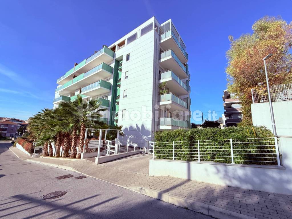 Sale Apartment Spoltore. 4-room flat in via Catania 16. Excellent ...