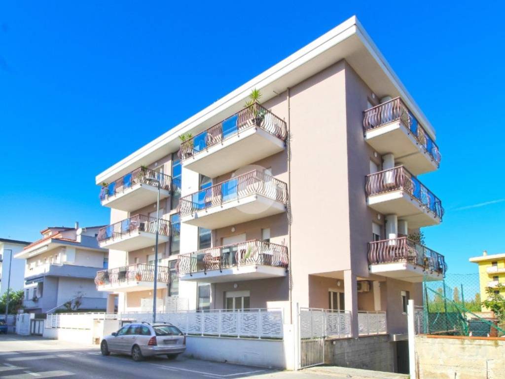 Vendita Appartamento Alba Adriatica. Bilocale in via Camillo Benso ...