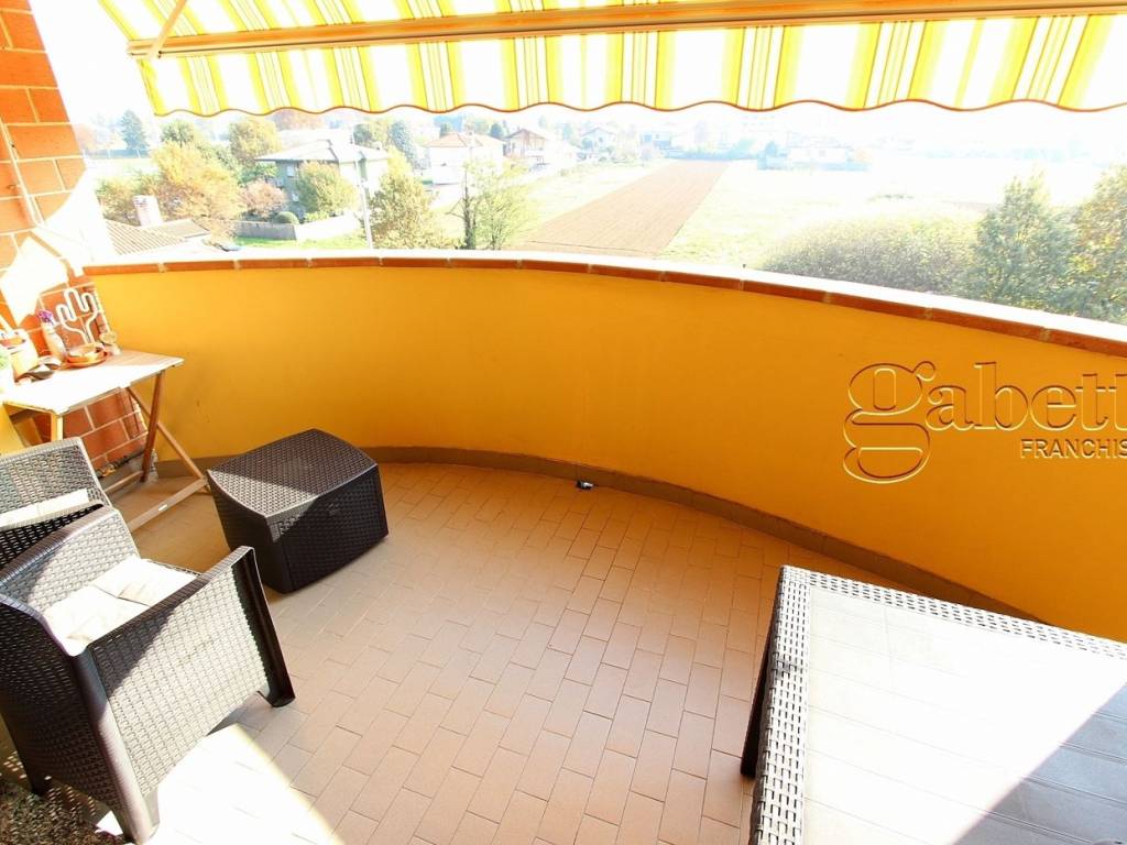 Vendita Appartamento Nerviano. Trilocale in via Primo Maggio. Buono ...