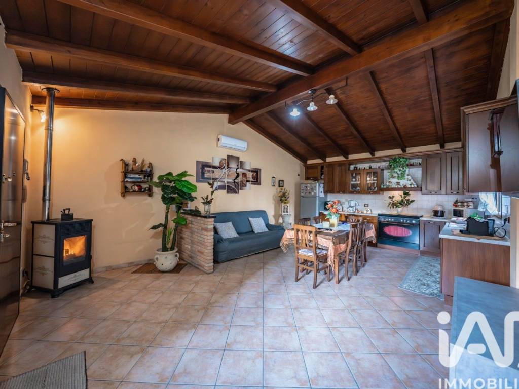 Vendita Villa unifamiliare in Strada Colombana Nuvolé traversa 5 ...