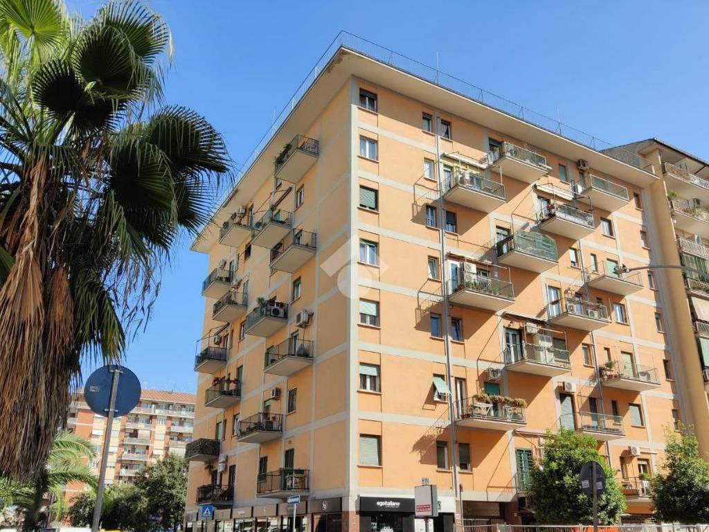 Vendita Appartamento Roma. Monolocale in Appio Claudio 334. Ottimo ...