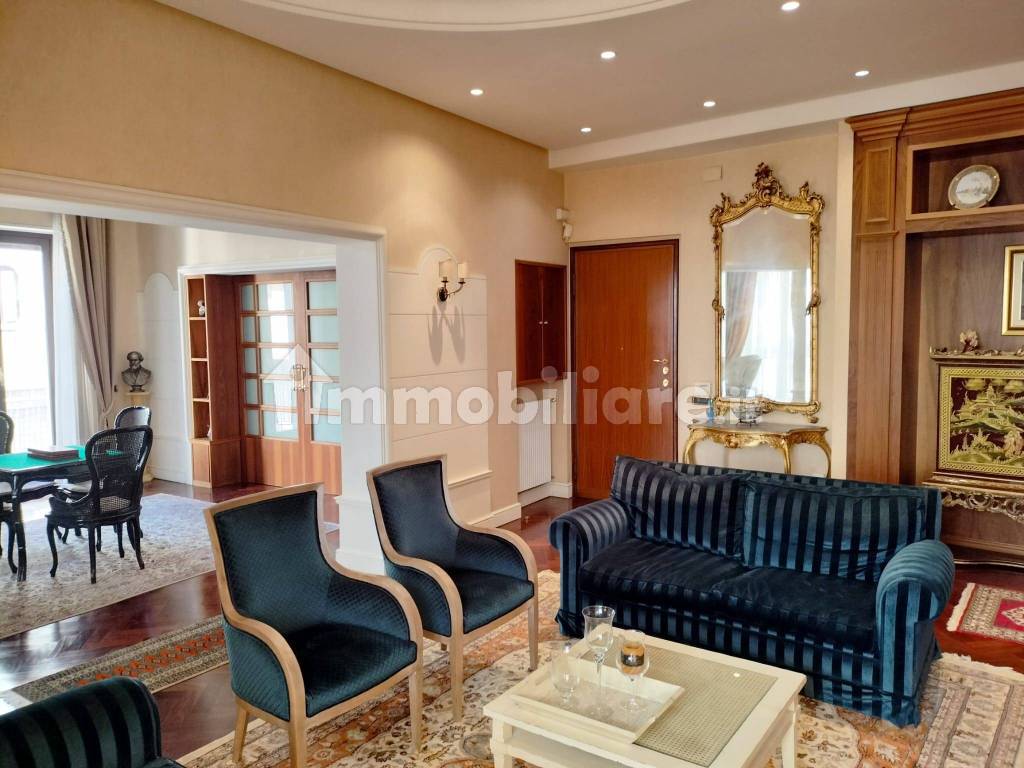 Affitto Appartamento in via Gabriello Carnazza 13. Catania. Ottimo ...