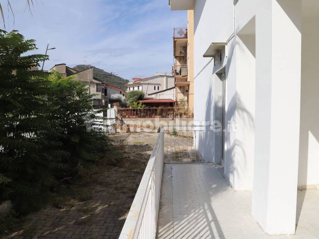 Vendita Appartamento in via Cervino 54. Cervino. Buono stato, piano rialzato, posto auto, con ...