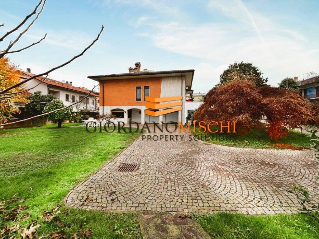 Vendita Villa unifamiliare in via Thomas Alva Edison 10 Carnate. Buono ...