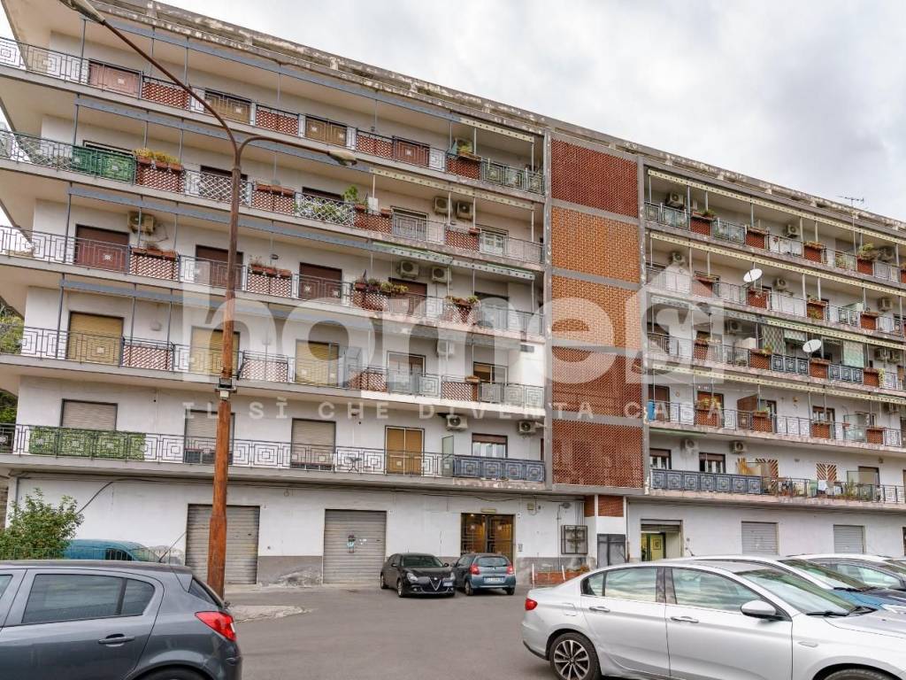 Vendita Appartamento in via Due Obelischi. Gravina di Catania. Buono ...