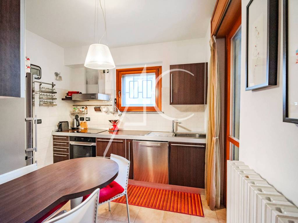 Affitto Appartamento Milano. Trilocale in via André-Marie Ampère 100. Ottimo stato, primo piano ...