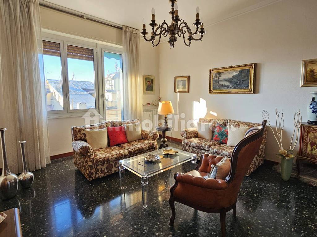 Vendita Appartamento in via Fabio da Persico. Genova. Da ristrutturare ...