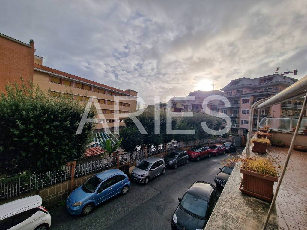 Vendita Appartamento Roma. Trilocale in via Teodolfo Mertel 52. Buono ...