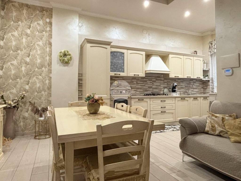 Vendita Appartamento Manfredonia. Quadrilocale in via Raffaele Basso 11 ...