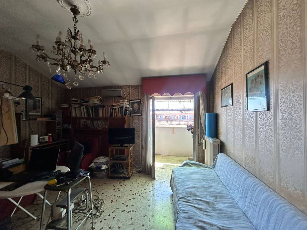 Vendita Appartamento Roma. Trilocale in via Marco Valerio Corvo 155. Da ...