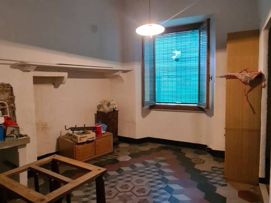 Vendita Appartamento in via Giovanni Antonio Ruzza 3. Voltaggio. Da ...