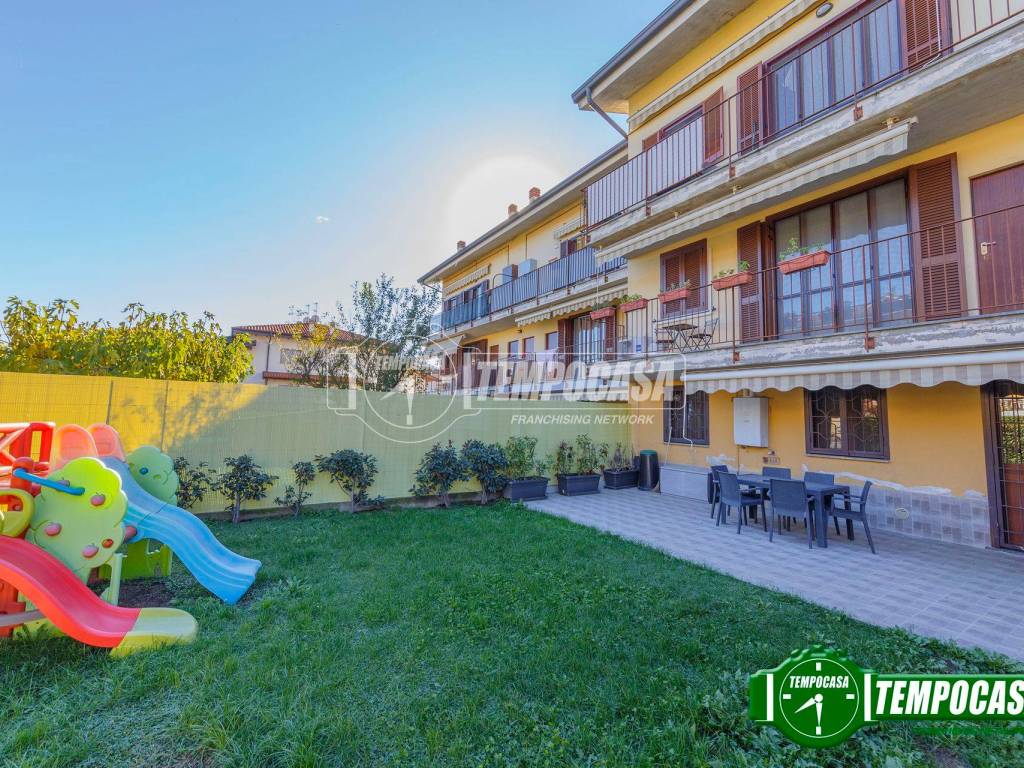 Vendita Appartamento Rosate. Trilocale in via Don Negri. Buono stato ...