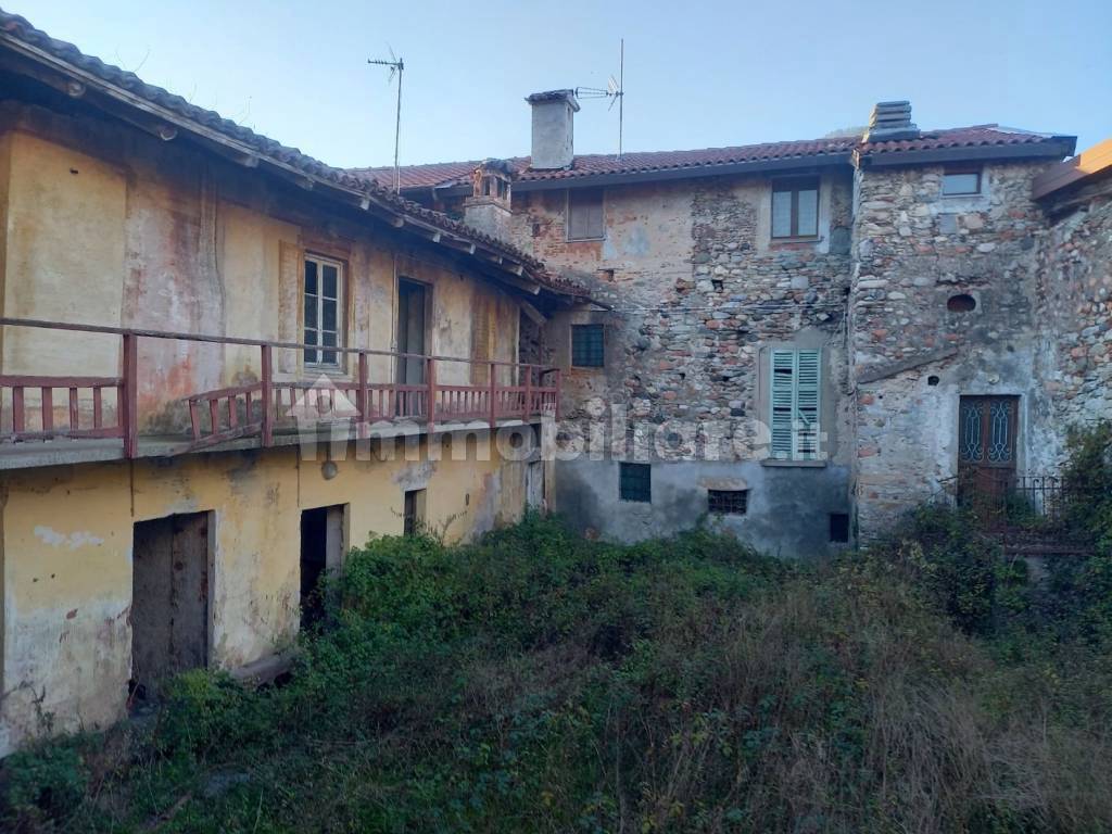 Vendita Rustico in via Roma 12 Rancio Valcuvia. Da ristrutturare, 230 ...