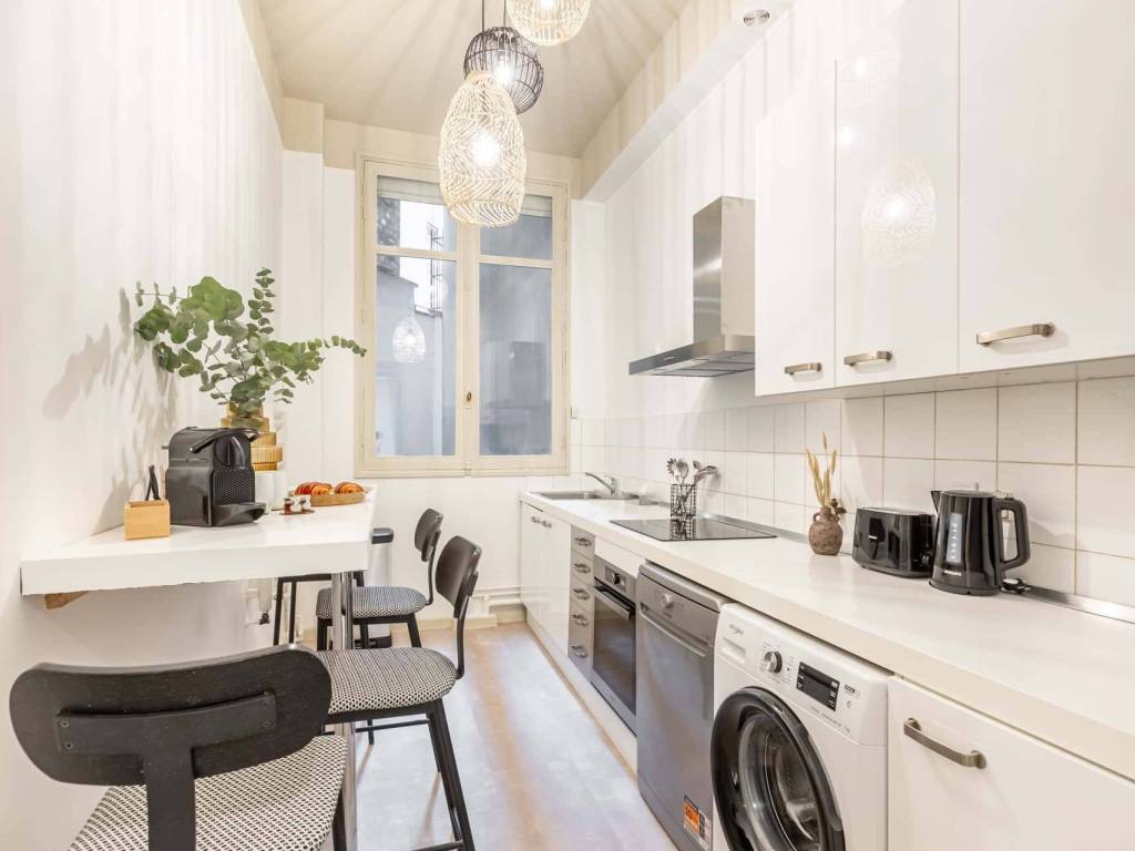 Affitto Appartamento Parigi. Quadrilocale in Place Charles de Gaulle ...