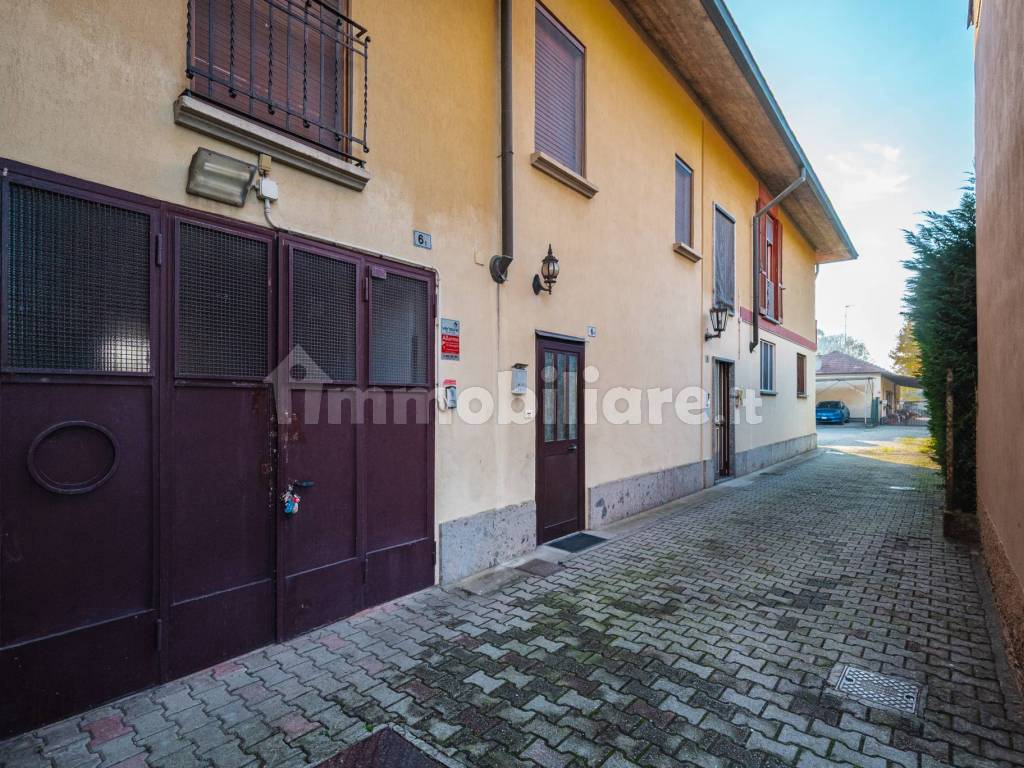 Vendita Open space in via Roma San Genesio ed Uniti. Da ristrutturare ...