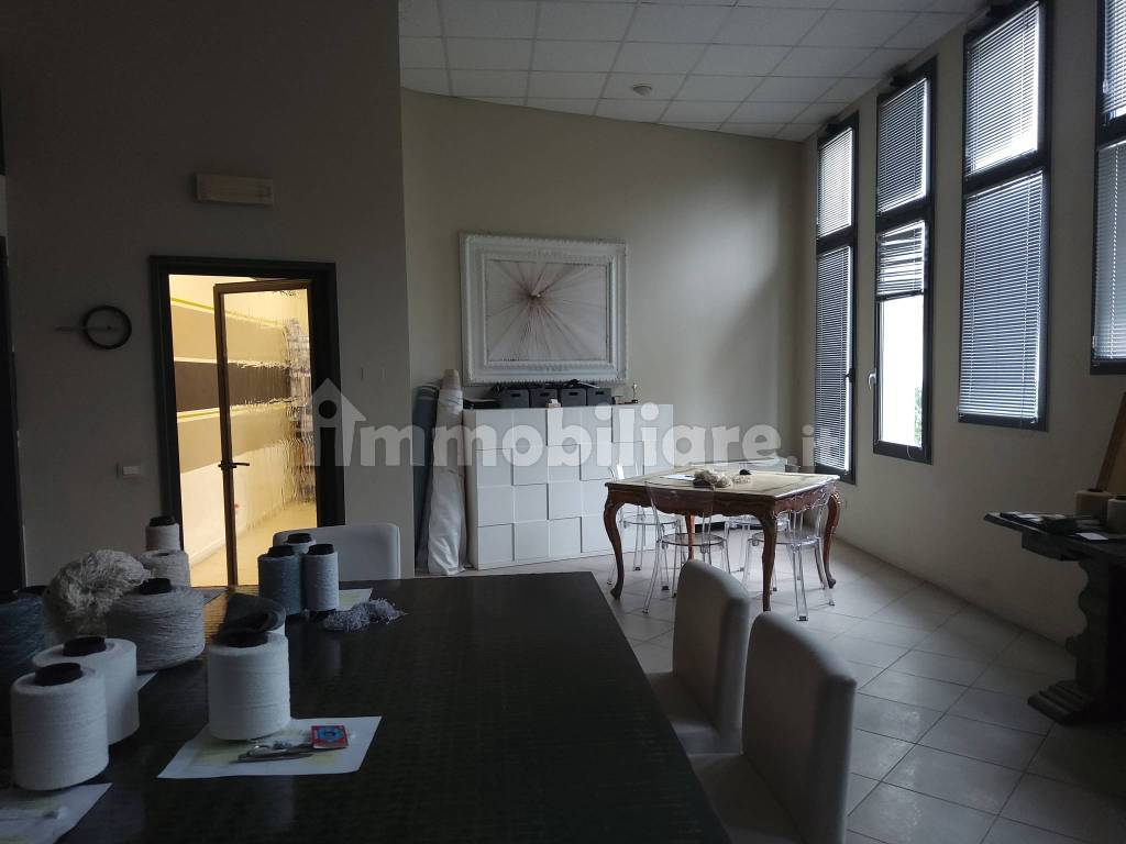 Warehouse via Filippo Strozzi 43, Montemurlo, Ref. 125107233 ...