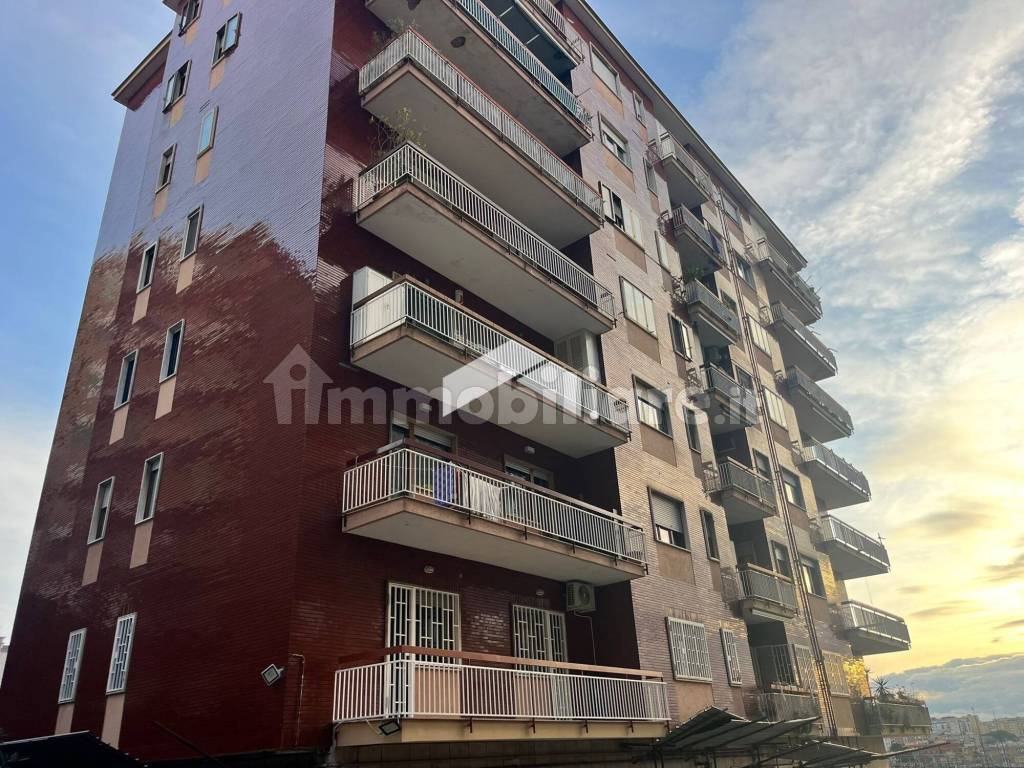 Affitto Appartamento Napoli. Trilocale in via Adolfo Omodeo 123. Buono ...