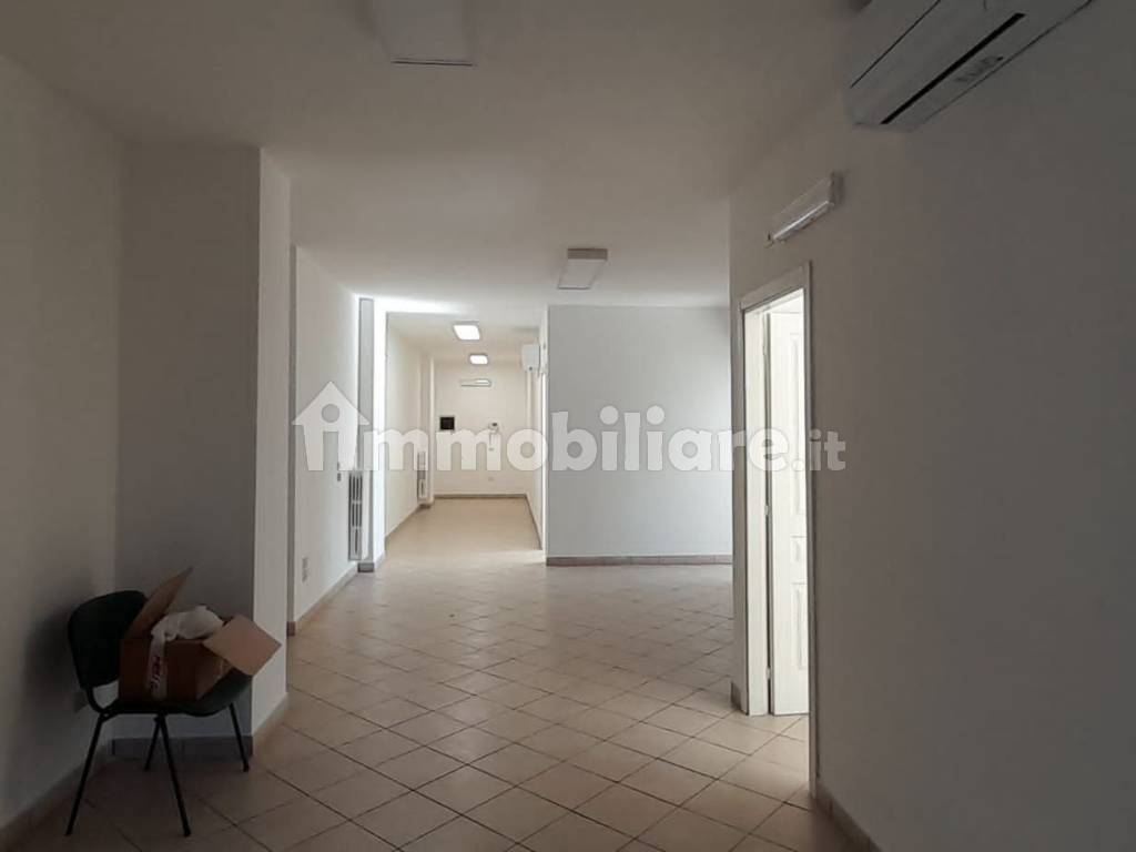 Ufficio - Studio via Mario Natola, Foggia, Rif. 125108211 - Immobiliare.it