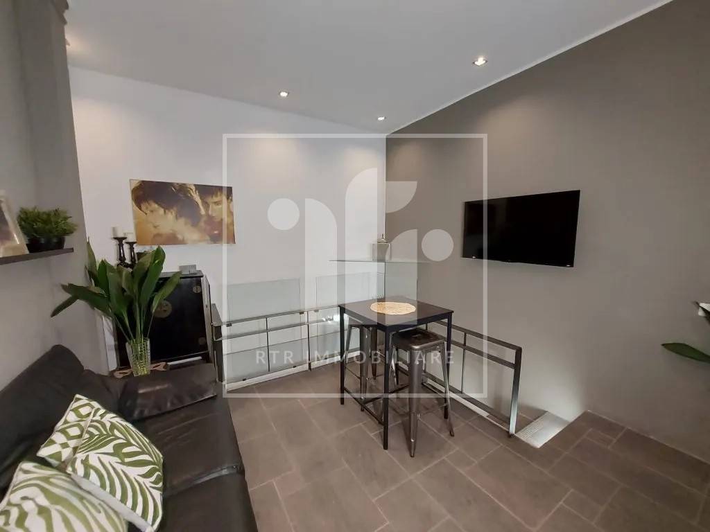 Rent Apartment Milan. 2-room flat in via Plinio 3. Excellent condition ...