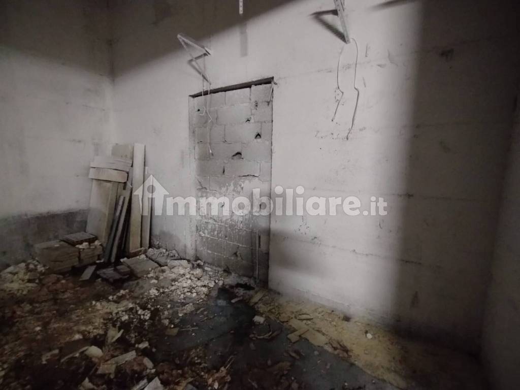 Magazzino - Deposito degli Iris 15, Genova, Rif. 125123741 - Immobiliare.it